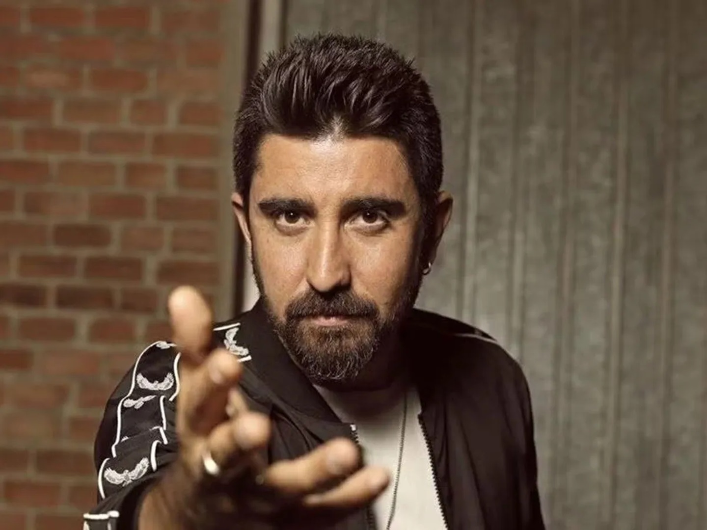 Alex Ubago sorprende a sus fans con el lanzamiento de su nuevo álbum ...