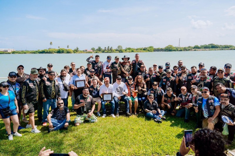 Daniel Cortina recibe en Tuxpan al grupo internacional de motociclismo ...